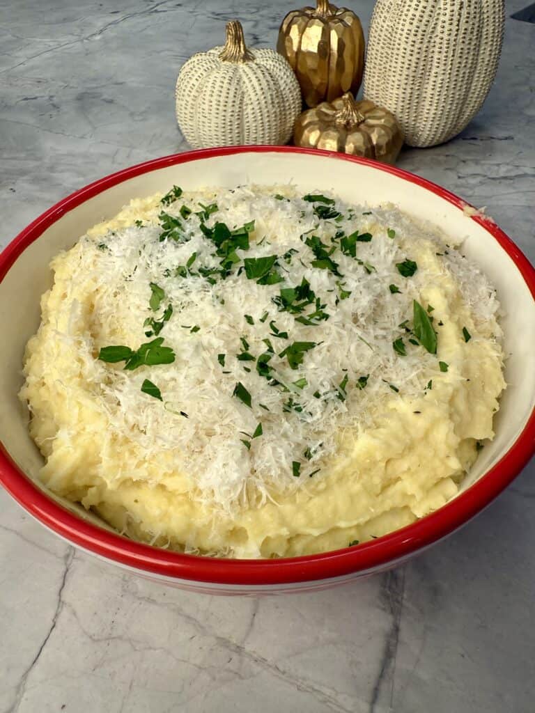 Roasted Garlic Parmesan Mashed Potatoes - Cooking with Ereka